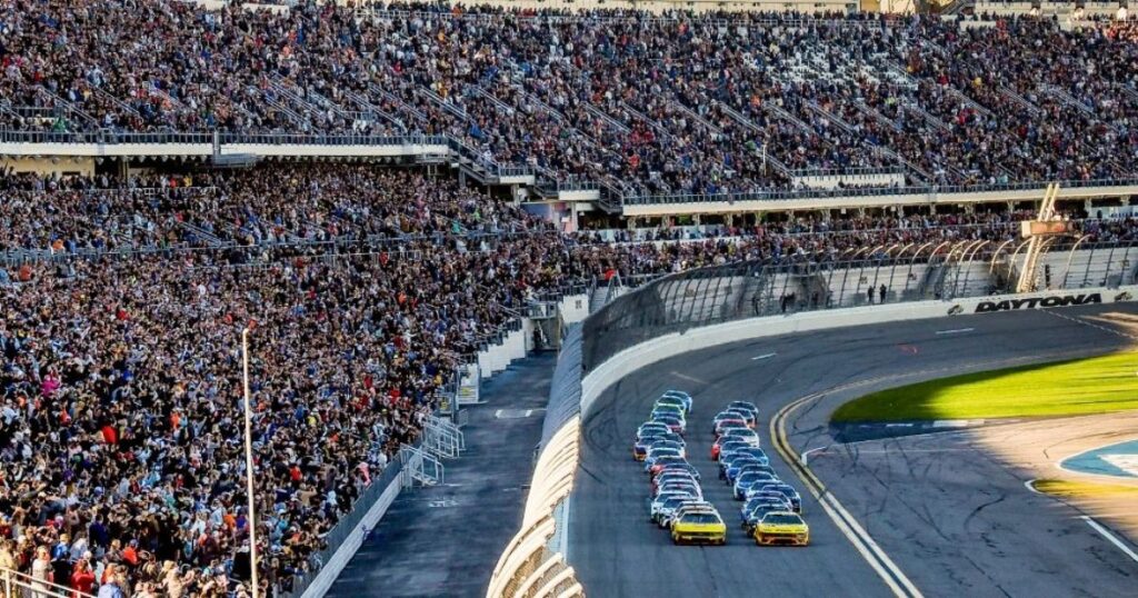 How Far Is 2 Miles: A Complete Guide With Facts, & Examples